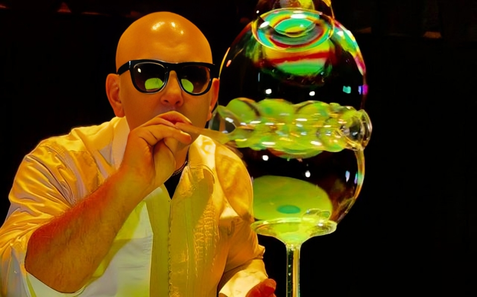 The Ultimate Bubble Show | Hawk's Well Theatre